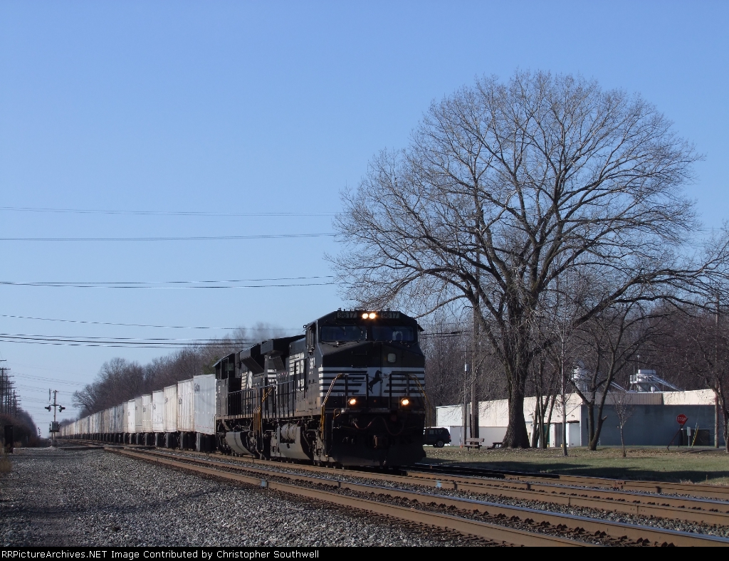 NS 9617 leads roadrailers east